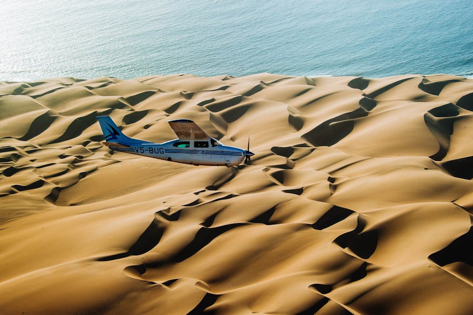 Take a helicopter flight over Skeleton Coast | Timbuktu Travel