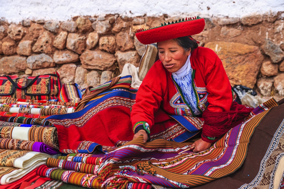 Try weaving at a local weaving cooperative | Timbuktu Travel