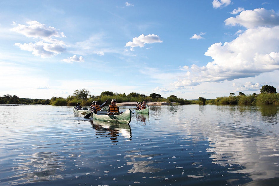 Take a canoe down the Zambezi River | Timbuktu Travel